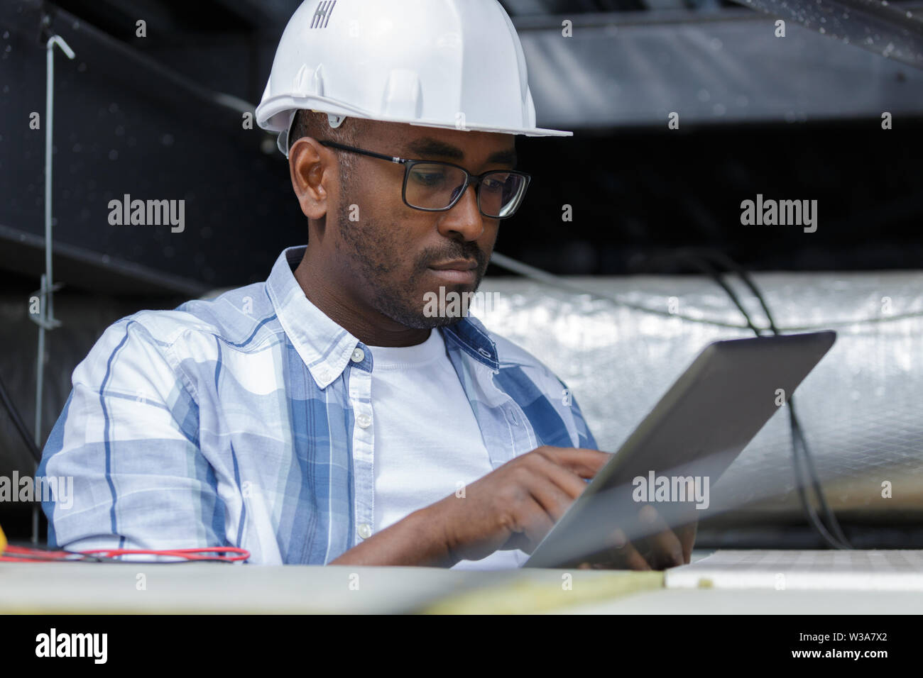 Person checking computer power hi-res stock photography and images - Alamy