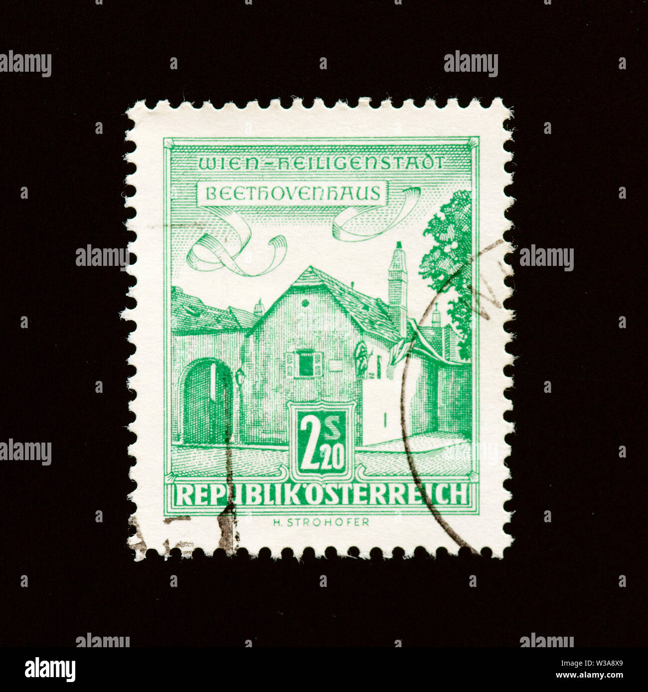 Austria Postage Stamp - Buildings Stock Photo - Alamy