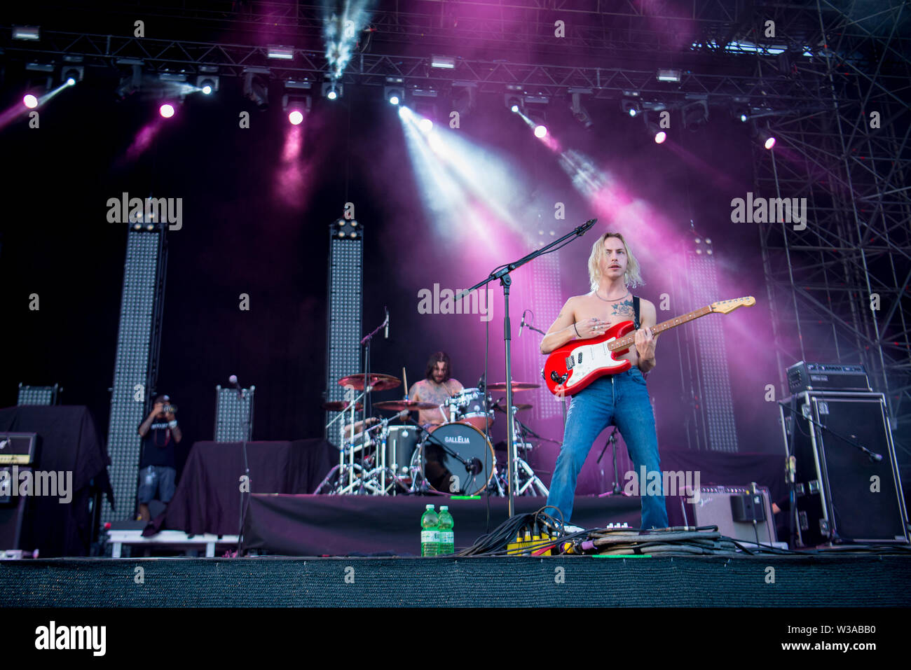 The hunna band photos hi-res stock photography and images - Alamy