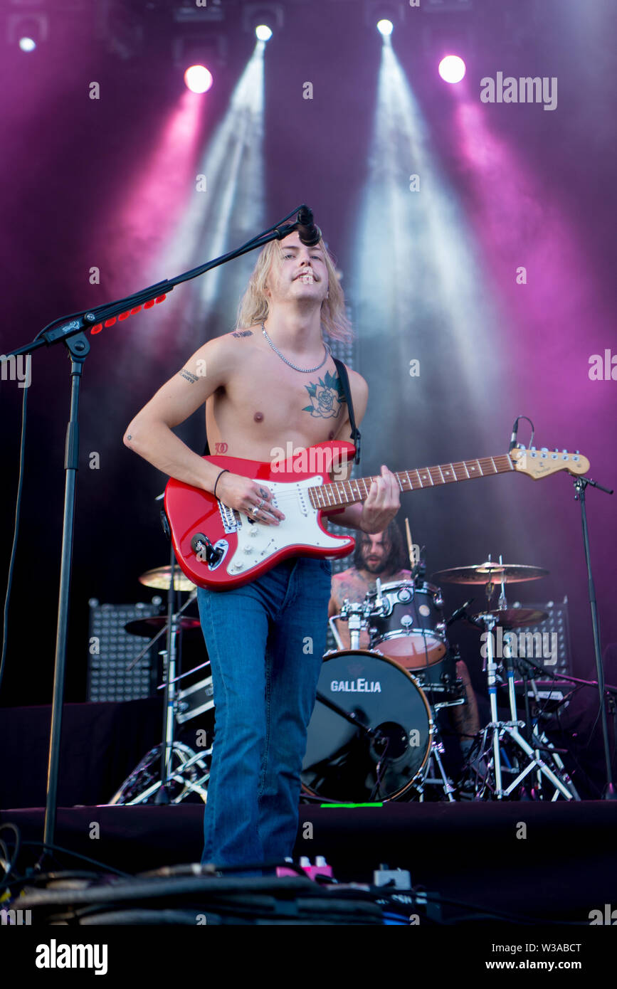 The hunna band photos hi-res stock photography and images - Alamy