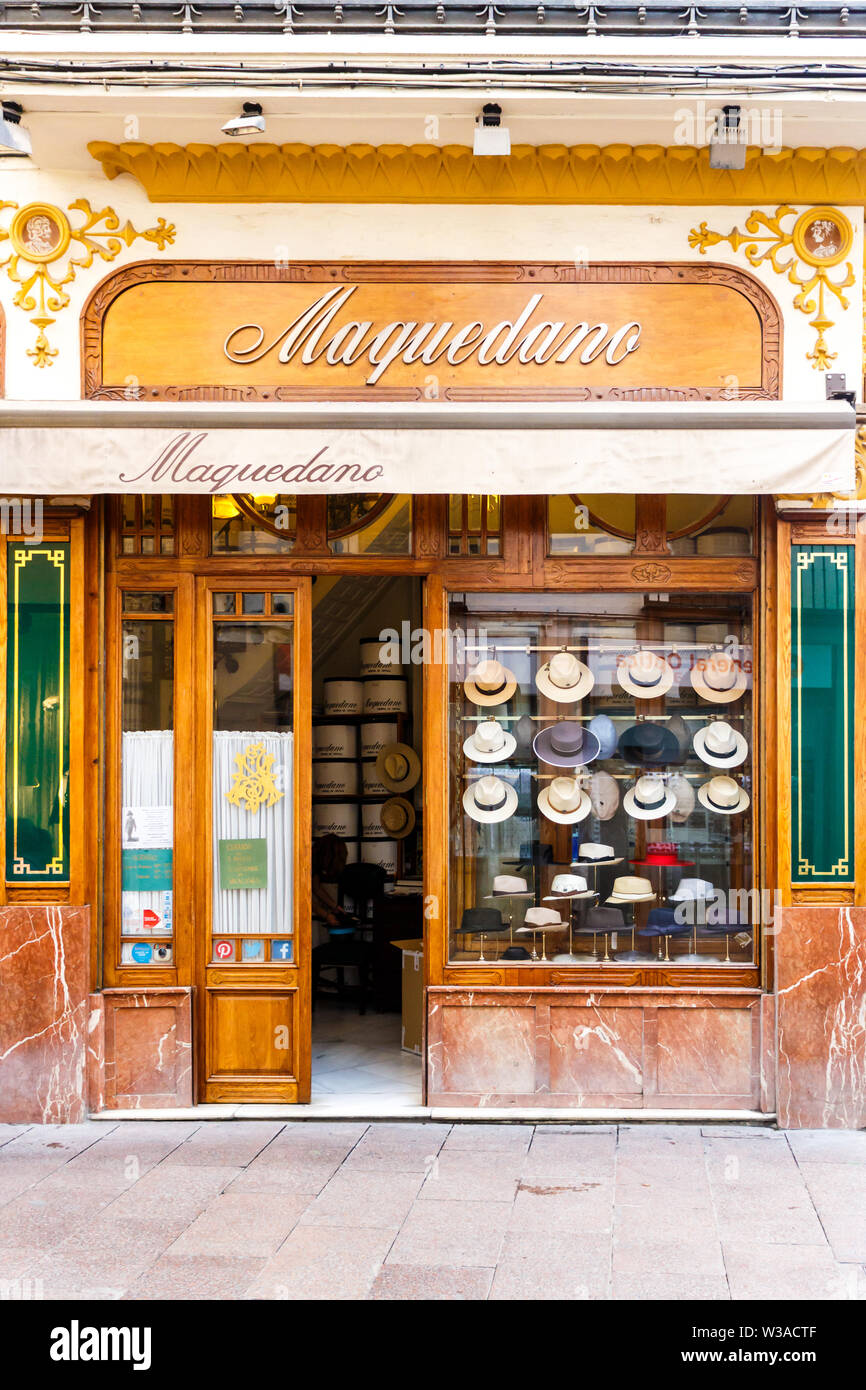 Old shop frontage hi-res stock photography and images - Alamy