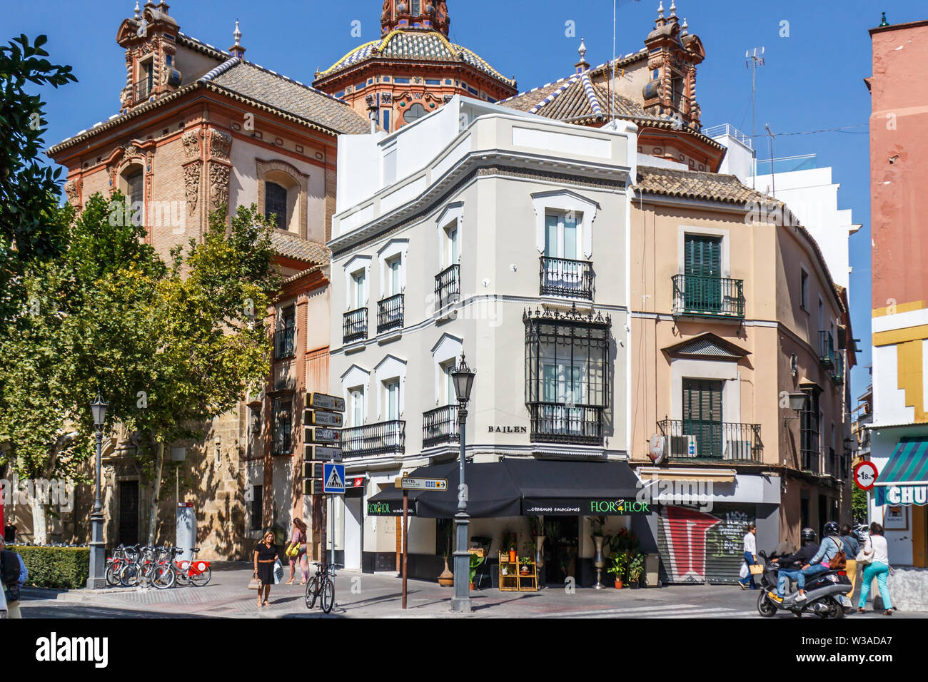 Seville city street hi-res stock photography and images - Alamy