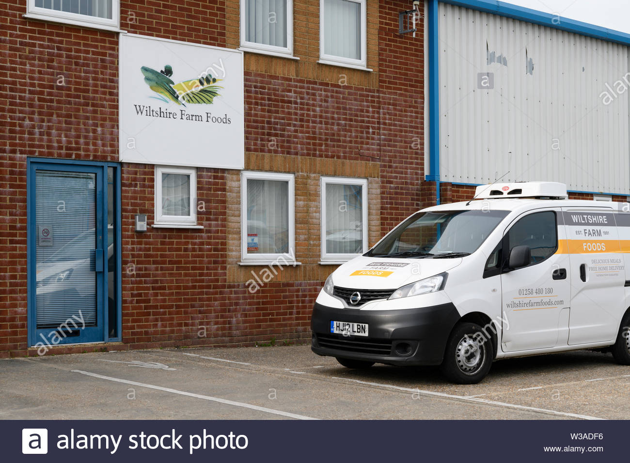Meals On Wheels Van High Resolution Stock Photography and Images - Alamy