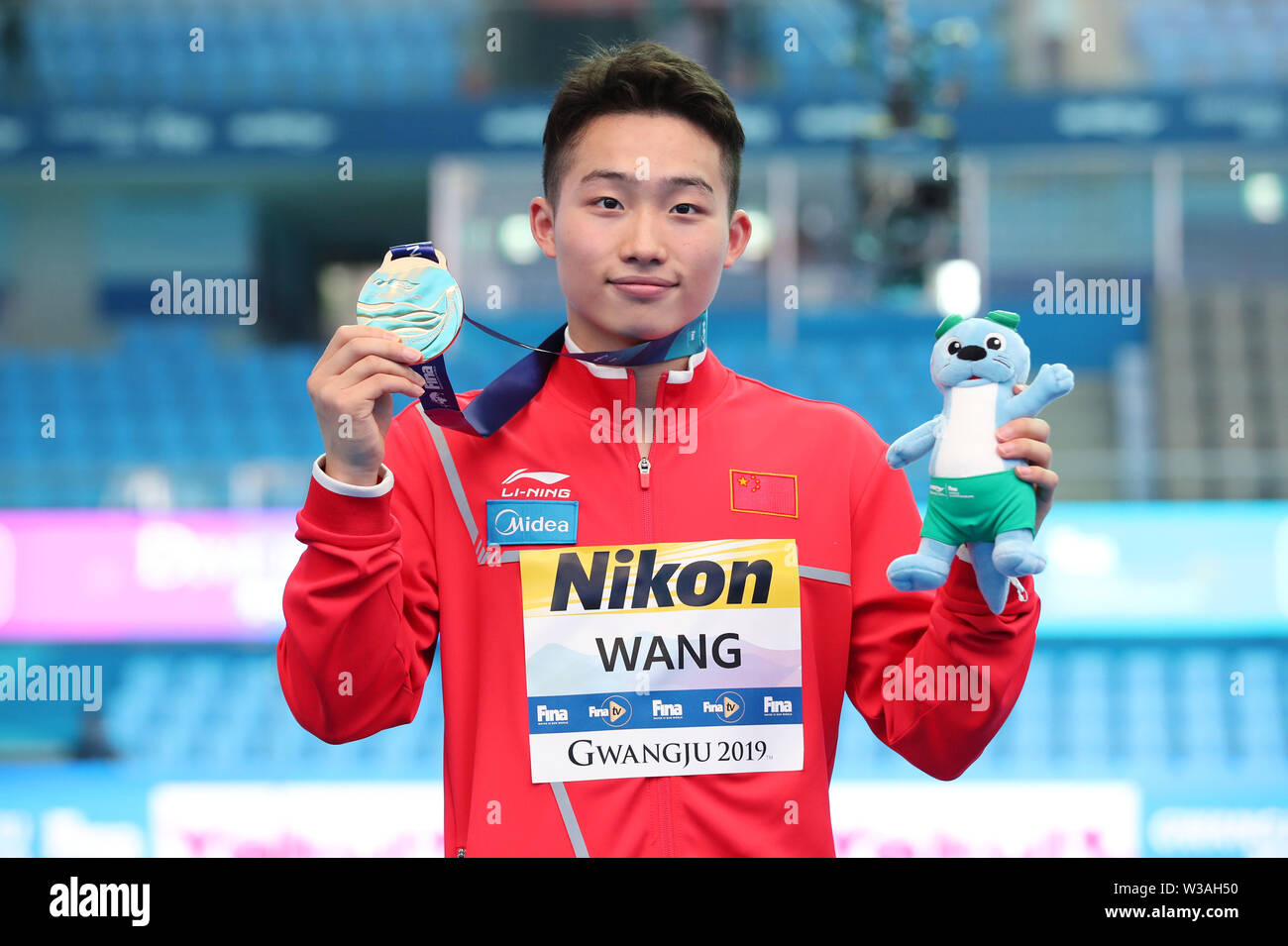 Gwangju, Korea. 14th July, 2019. Winner of men's springboard diving ...