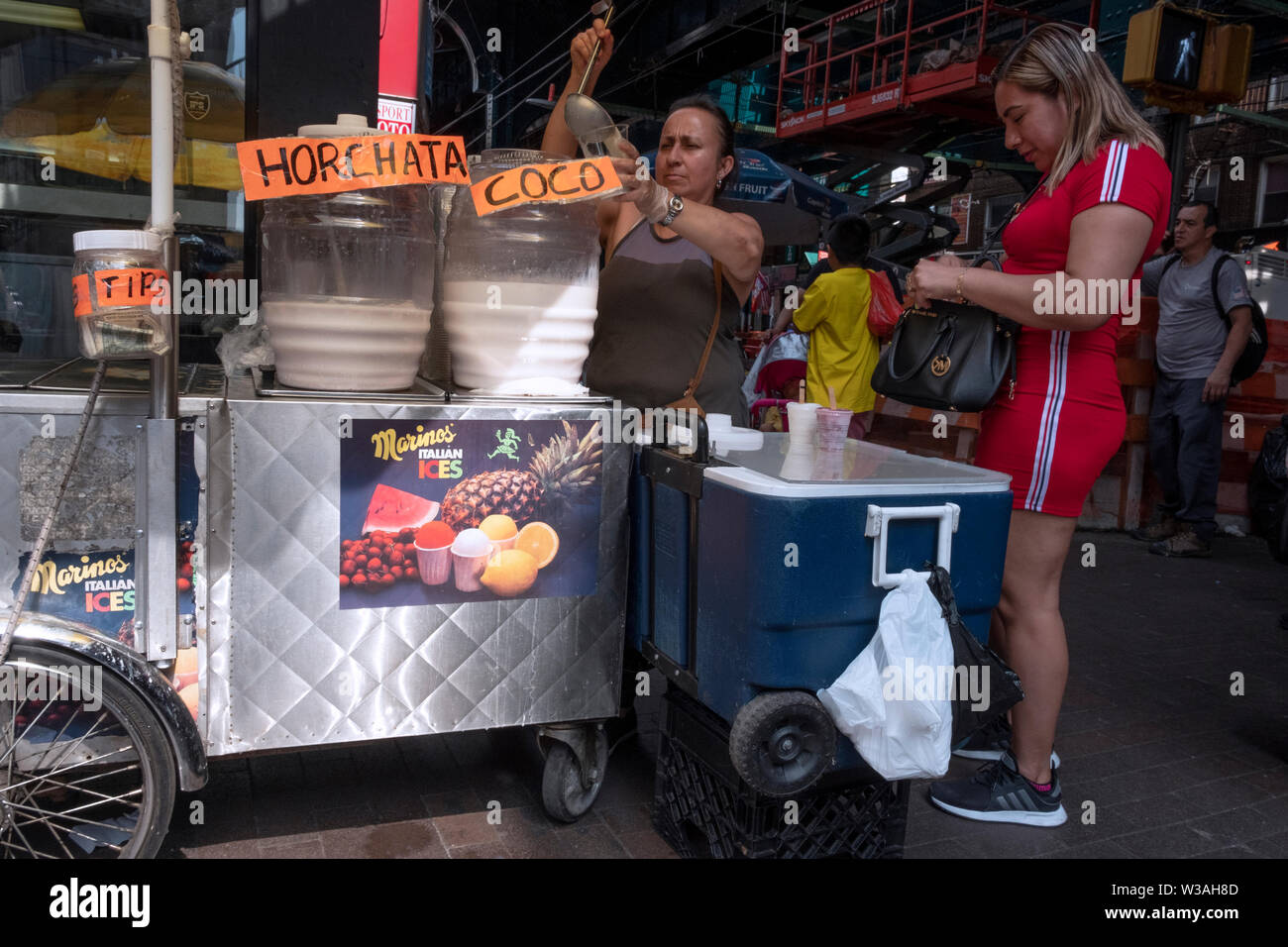 Hot and cold drinks hi-res stock photography and images - Alamy