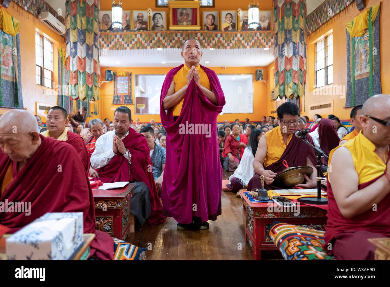Sherpa temple new york hi-res stock photography and images - Alamy