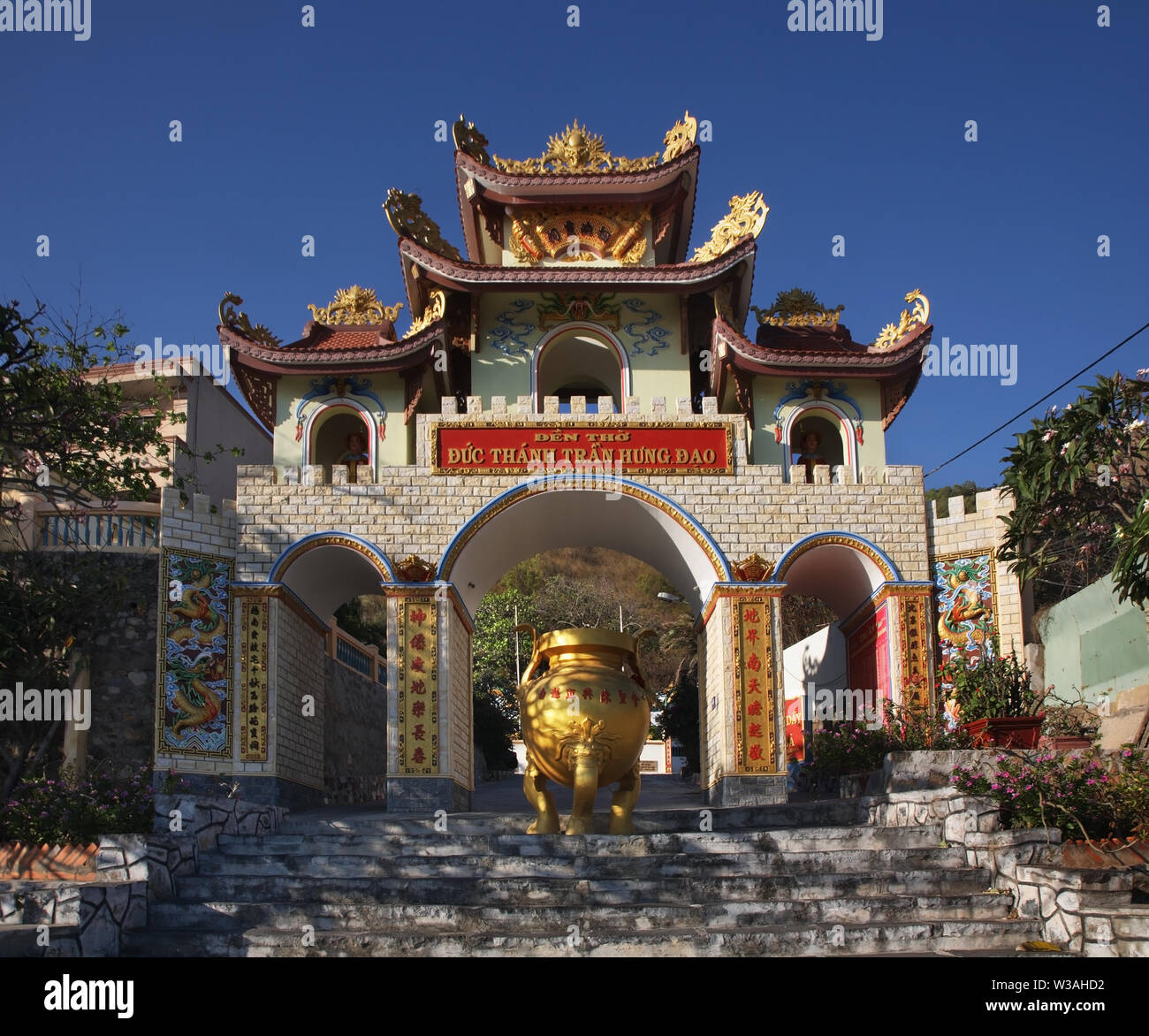 Tran Hung Dao High Resolution Stock Photography and Images - Alamy