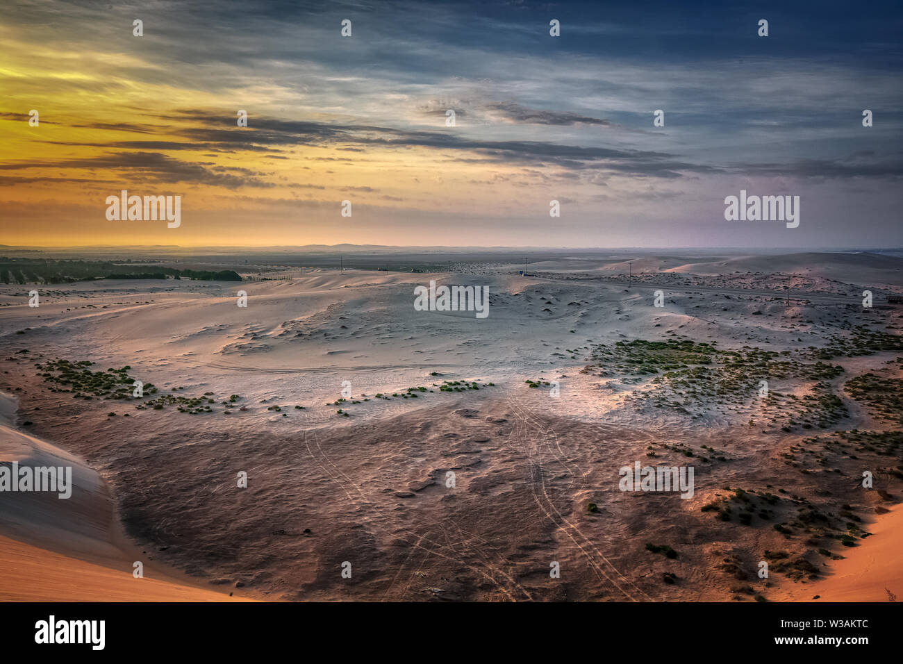Saudi desert hi-res stock photography and images - Alamy