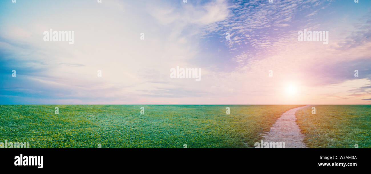 Natural field landscape hi-res stock photography and images - Alamy