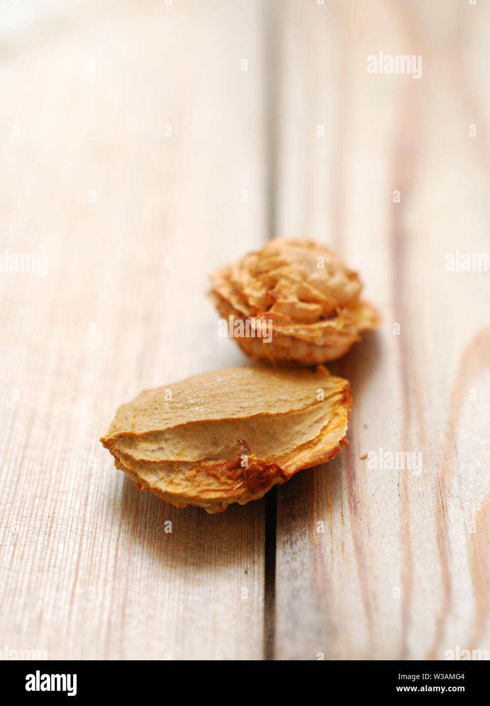 Peach kernels hi-res stock photography and images - Alamy