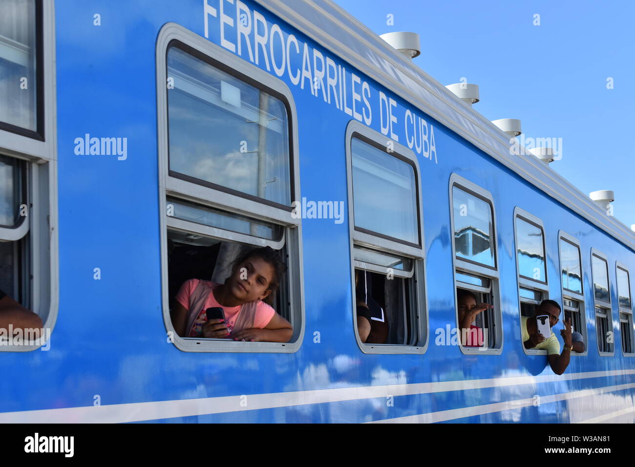 (190714) -- HAVANA, July 14, 2019 (Xinhua) -- A train made up entirely ...
