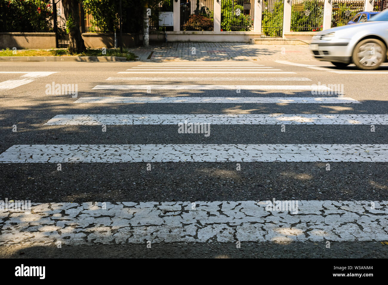 Pedestrian crossing and zebra crossing in the city Stock Photo - Alamy
