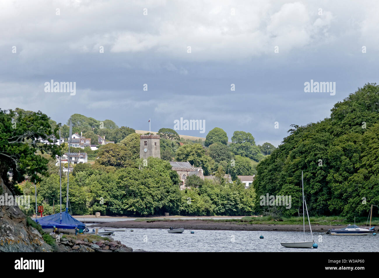 Stoke gabriel village church hi-res stock photography and images - Alamy
