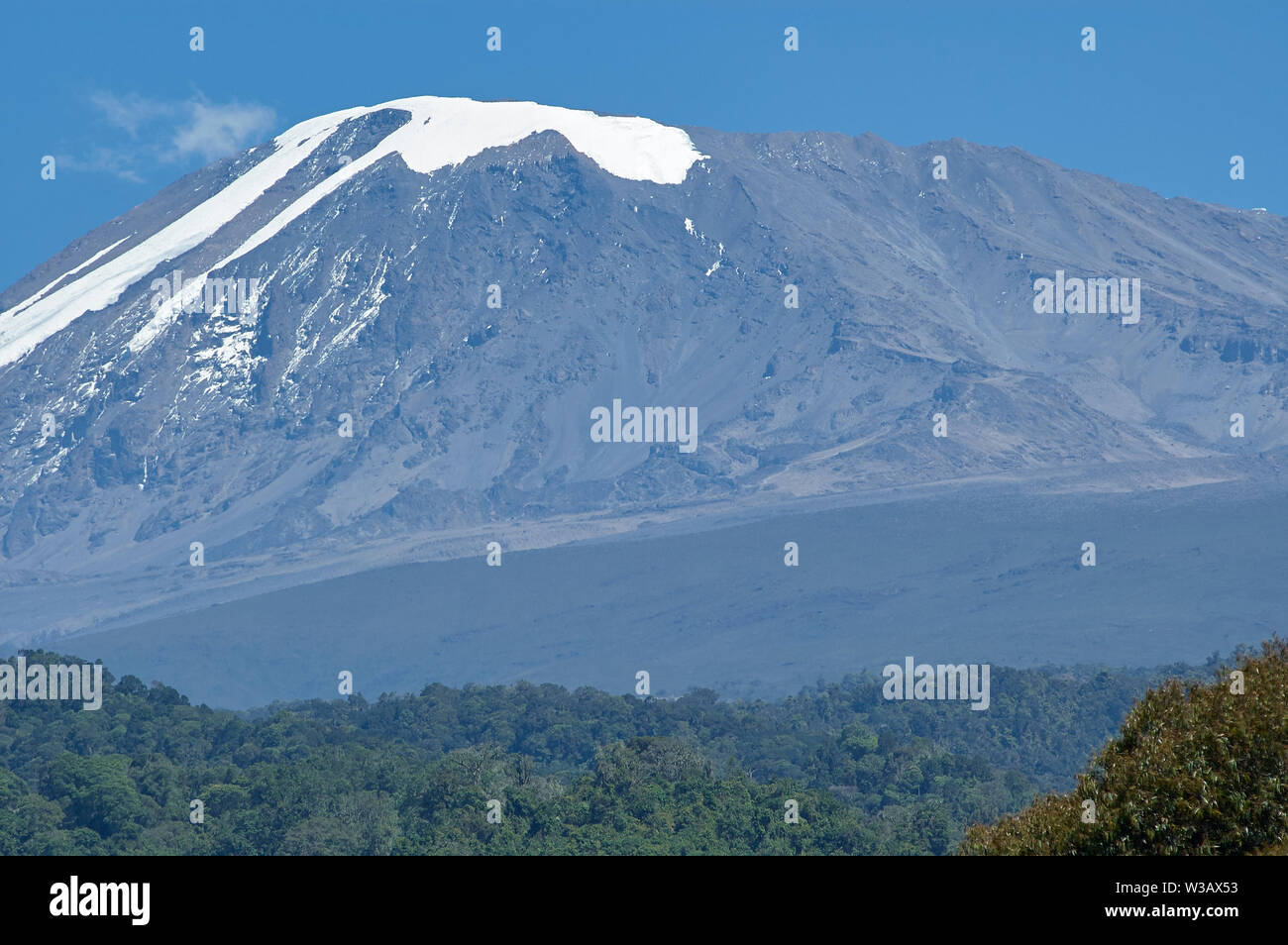 Kibo peak of Mt. Kilimanjaro as seen from Maua village Stock Photo - Alamy