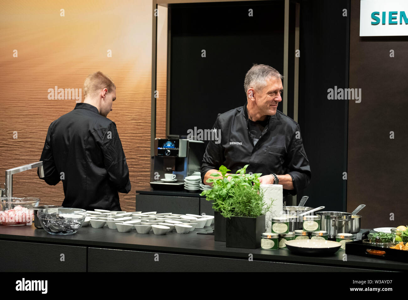 Nelson mueller hi-res stock photography and images - Alamy