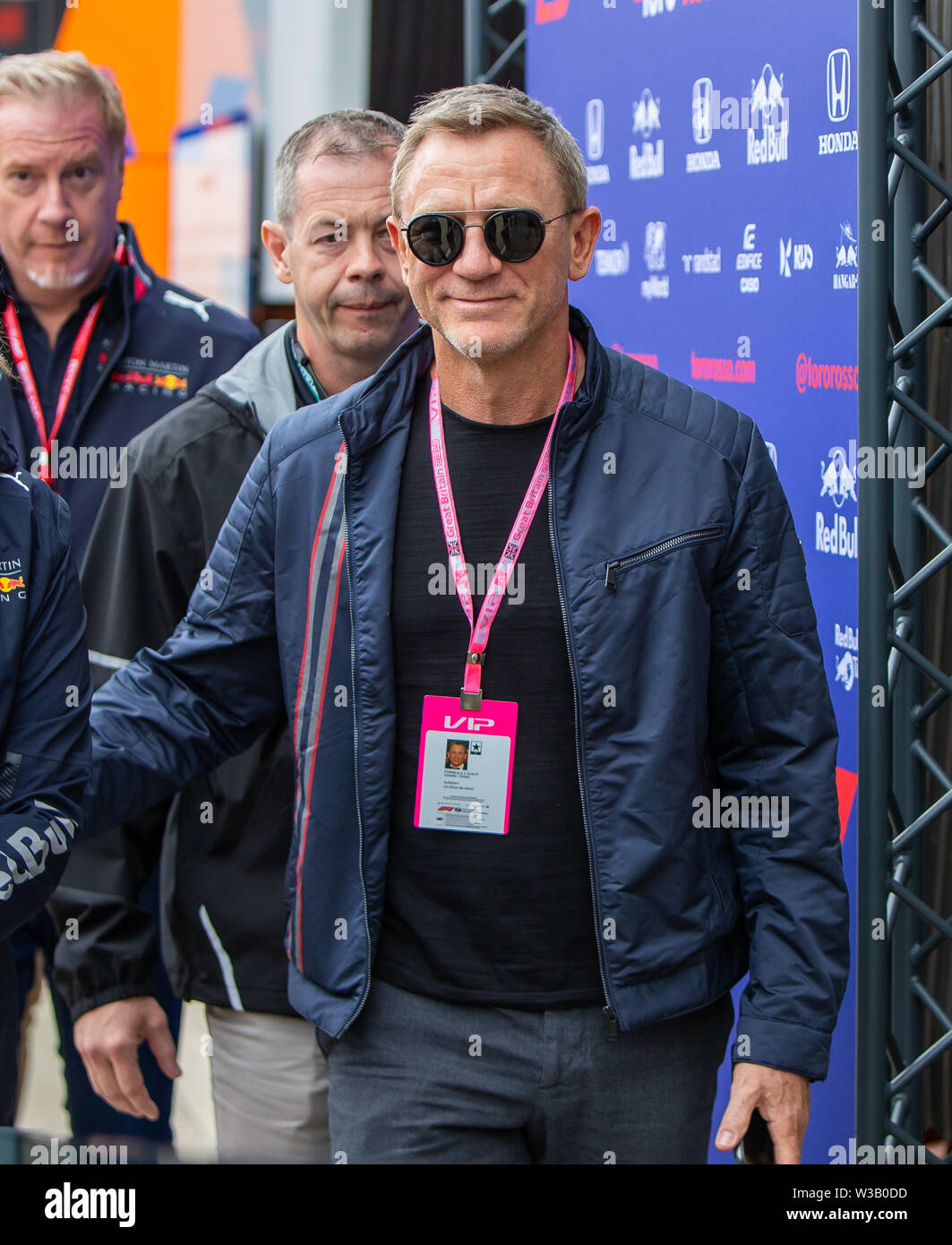 James bond daniel craig action hi-res stock photography and images - Alamy