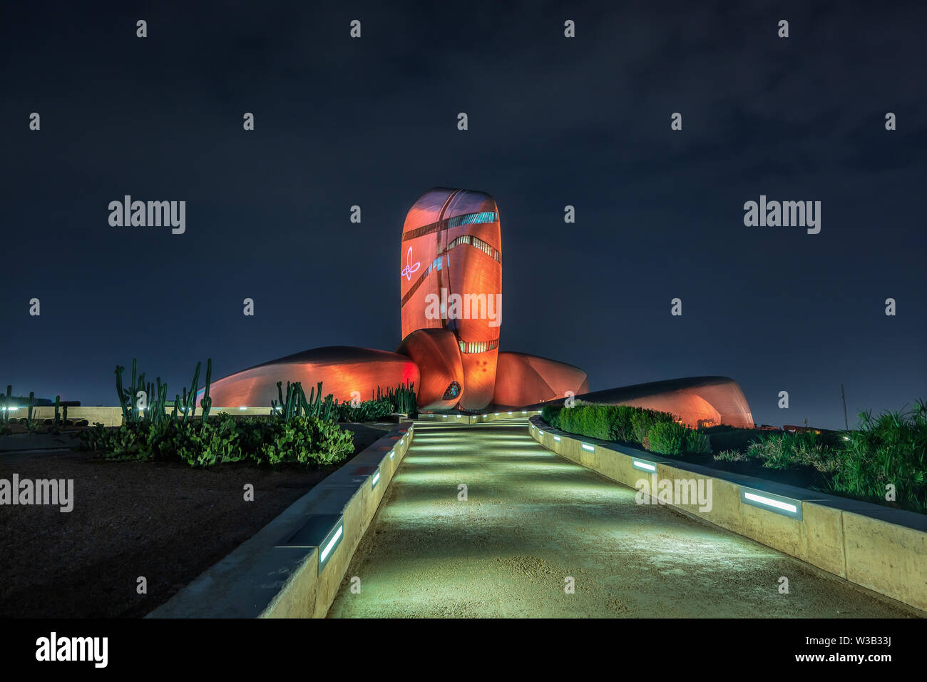 Saudi arabia oil rig hi-res stock photography and images - Alamy