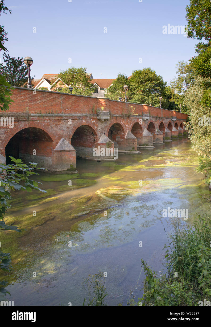 leatherhead town bridge across the river mole surrey Stock Photo - Alamy