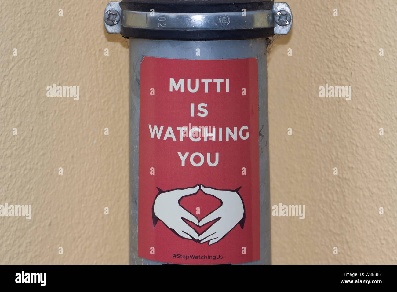 Angela merkel raute hi-res stock photography and images - Alamy