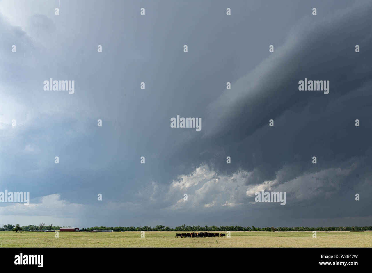 Supercell cloud hi-res stock photography and images - Alamy