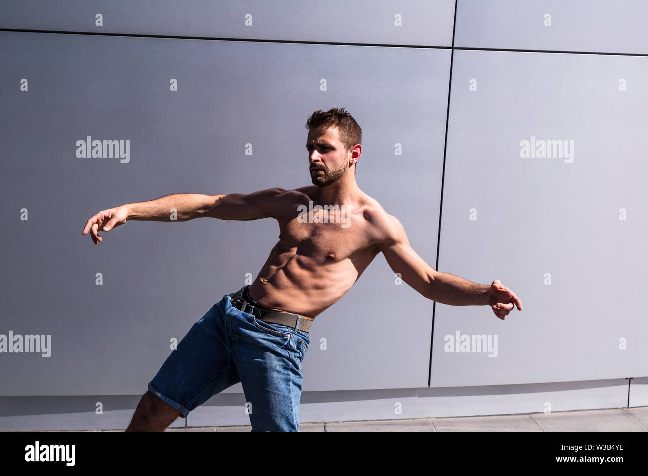 Hand stand dance floor hi-res stock photography and images - Alamy