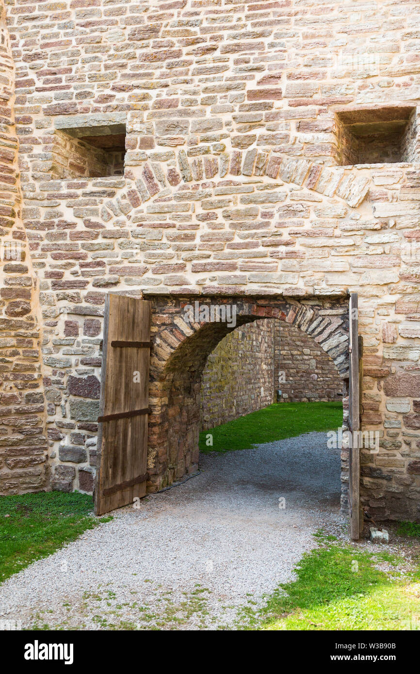 Vault of the courtyard of the castle Stock Photo - Alamy