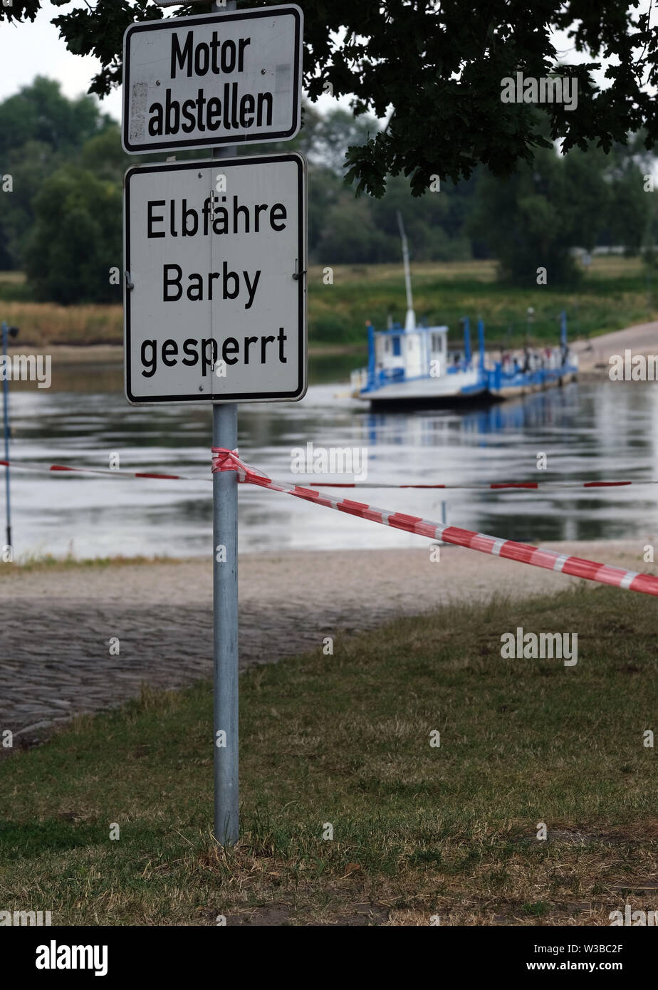 Barby, Germany. 14th July, 2019. The Elbe ferry near Barby can no ...