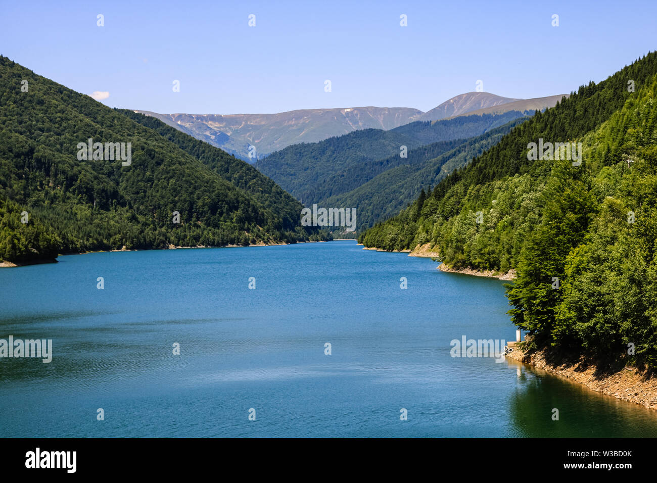 Landscape photo of Rausor Dam in the Iezer Mountains in Romania Stock ...