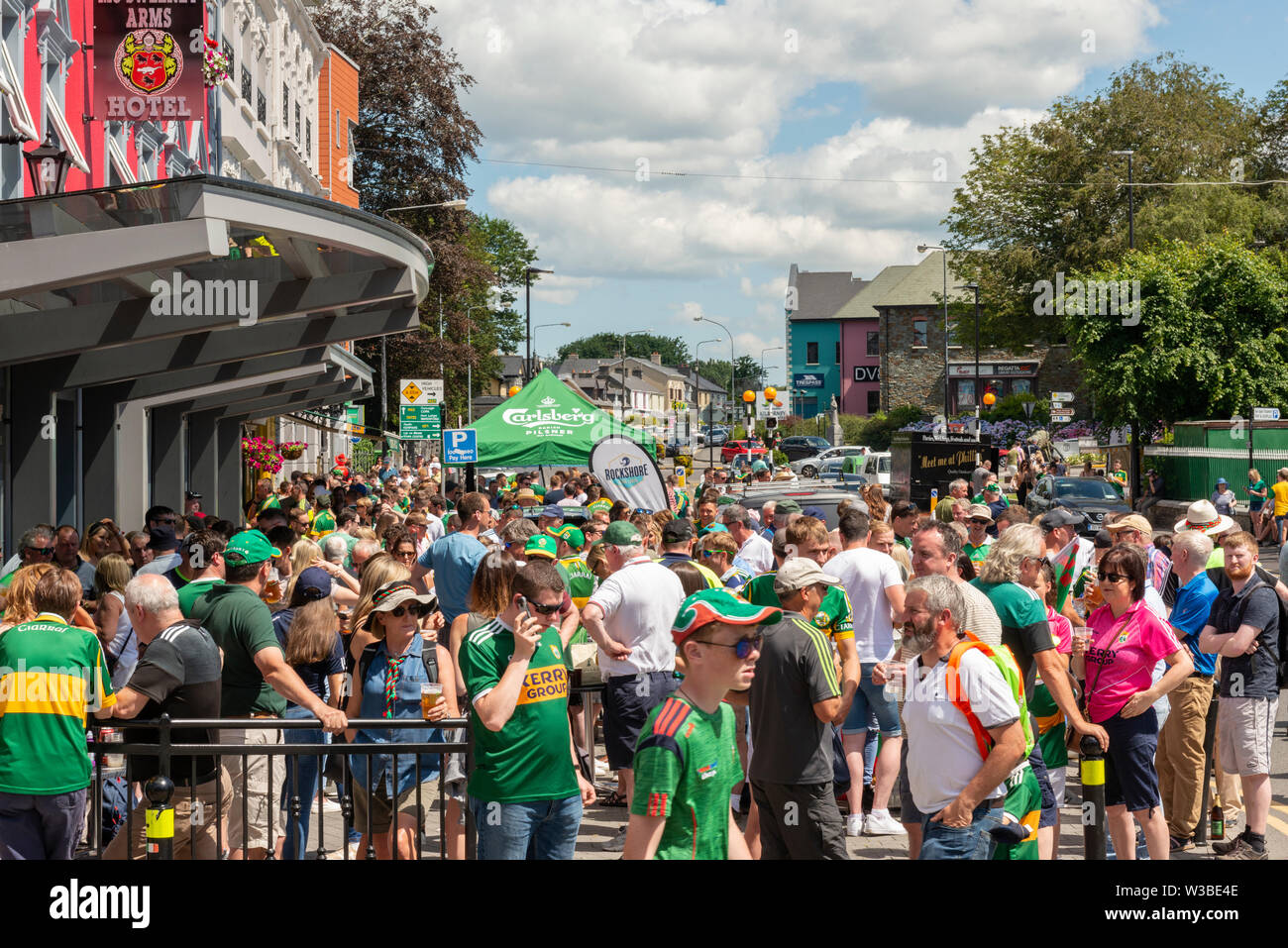 Gaa supporters hi-res stock photography and images - Alamy