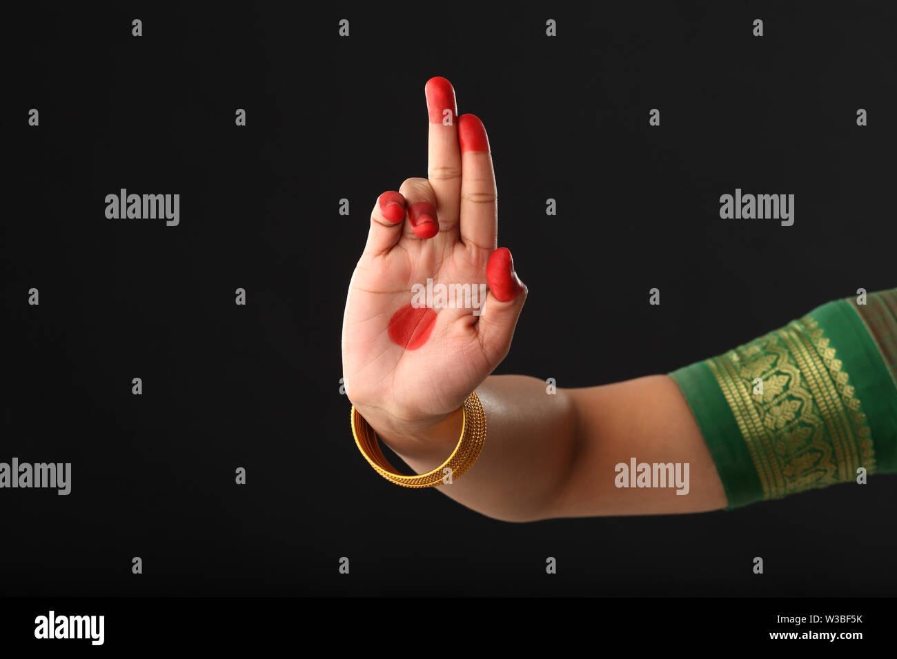 Indian woman performing ardhapataka hasta of Bharatanatyam dance Stock ...