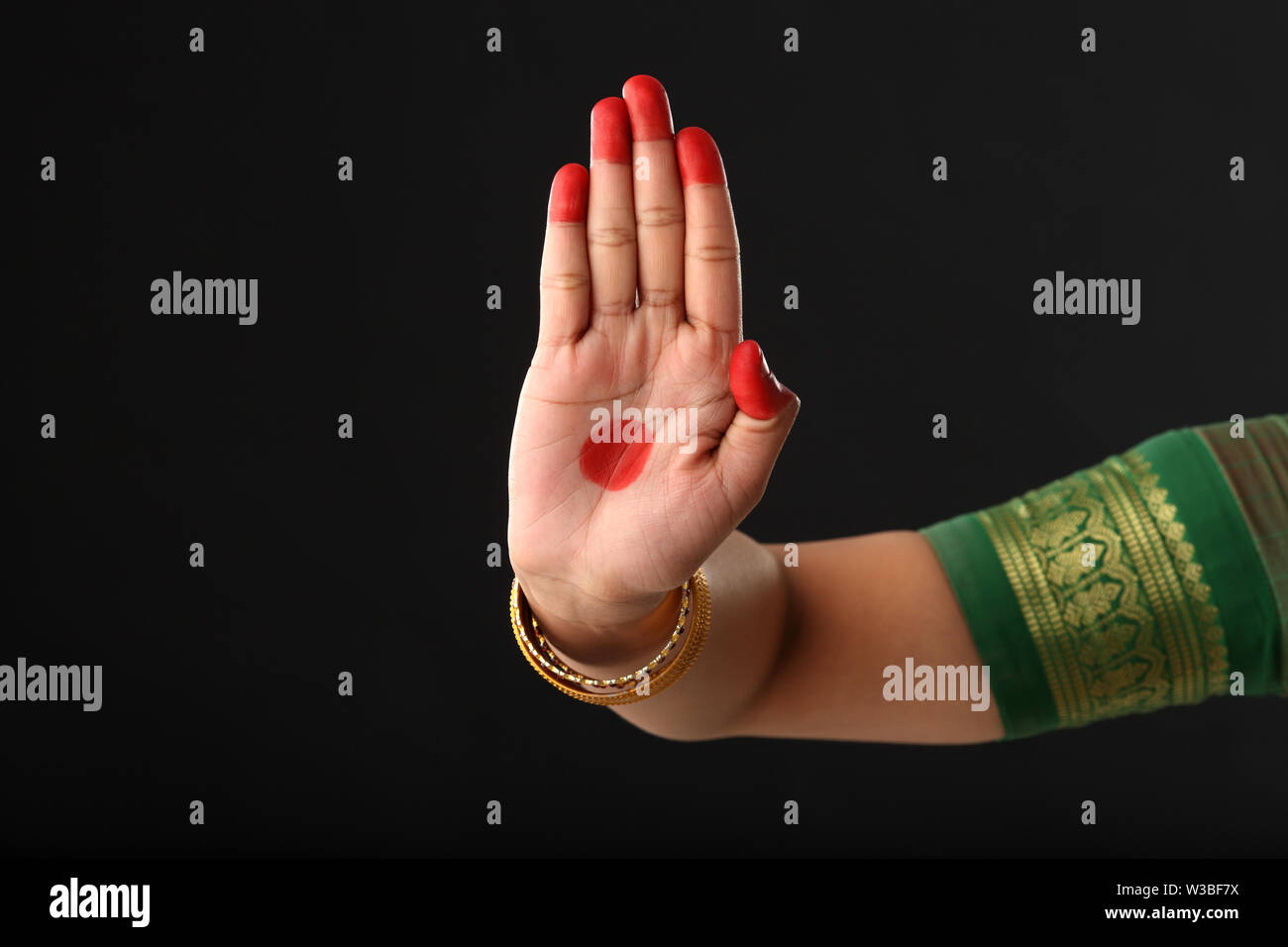 Bharatanatyam Mudras Pataka