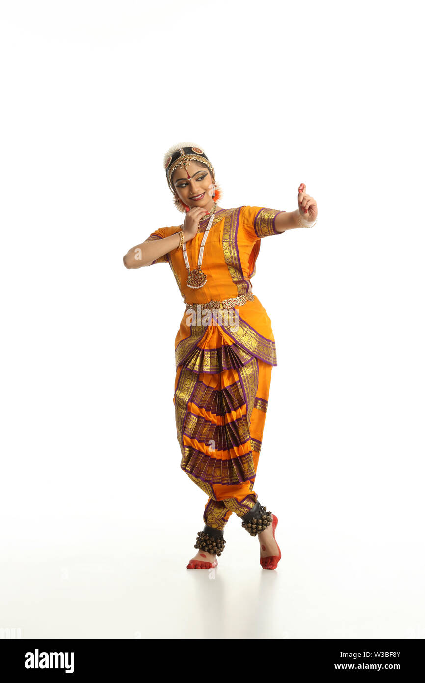 Woman performing Bharatanatyam dance Stock Photo - Alamy