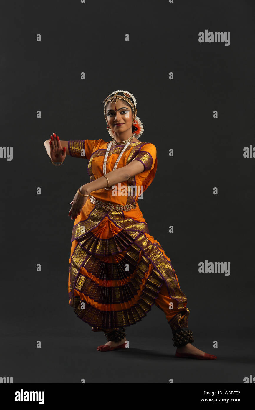 Full Length Bharatanatyam Classical Dancer High Resolution Stock ...