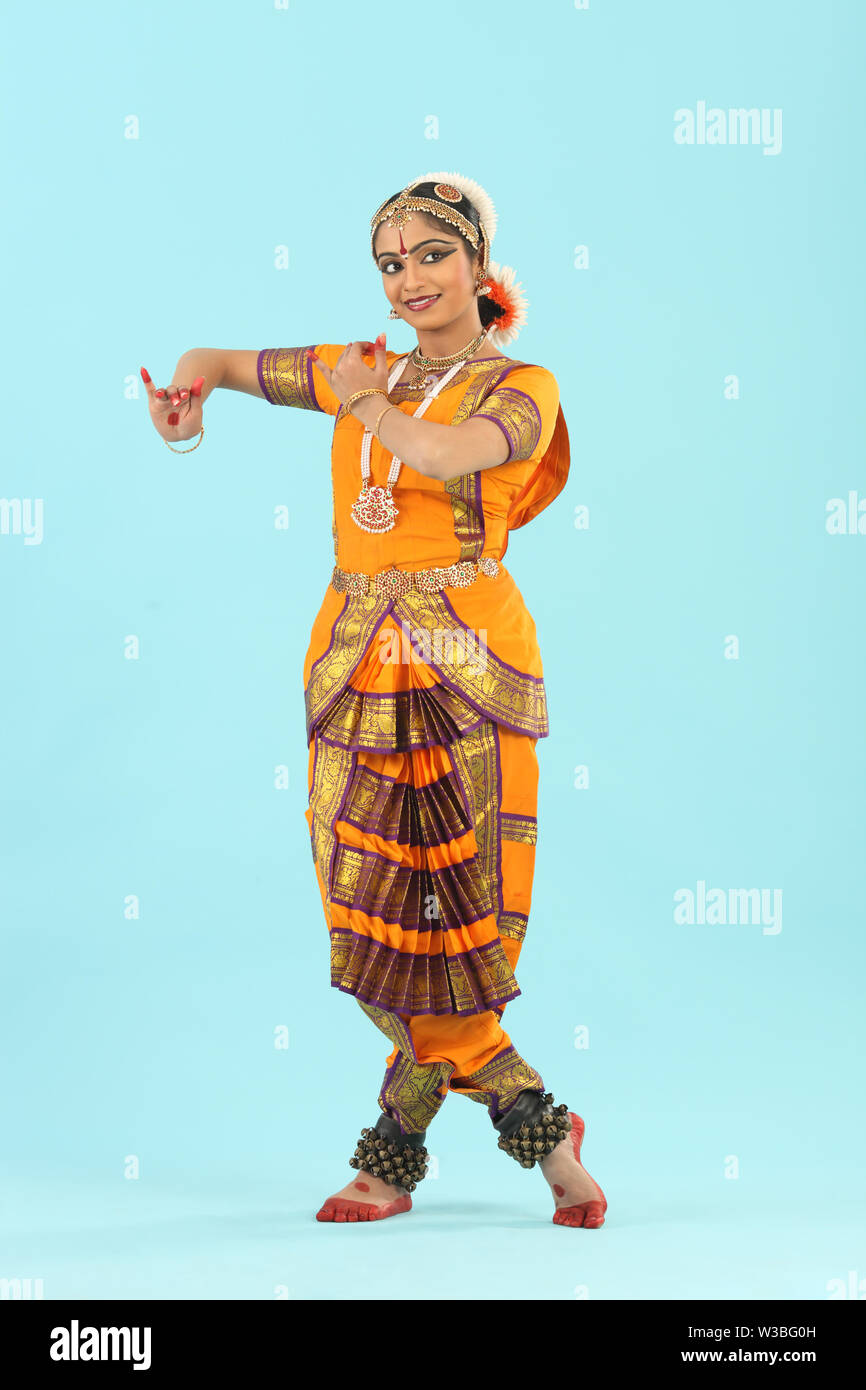 Bharatanatyam poses indian classical dancer indian classical hi-res ...
