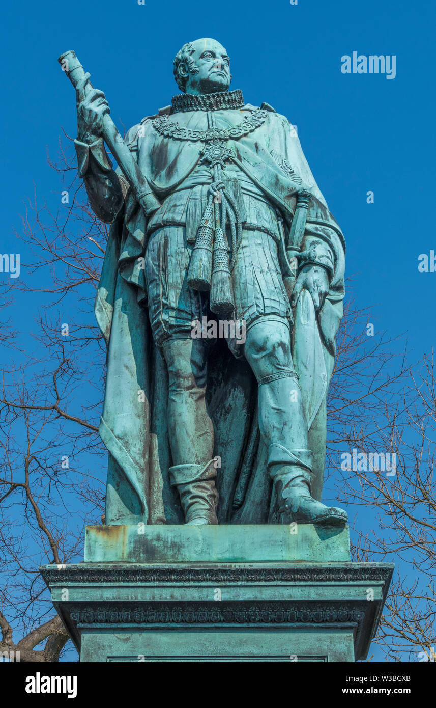 Statue of HRH Frederick Duke of York and Albany (Army Commander in ...