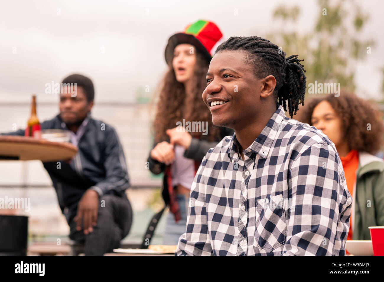 Fan attention hi-res stock photography and images - Alamy