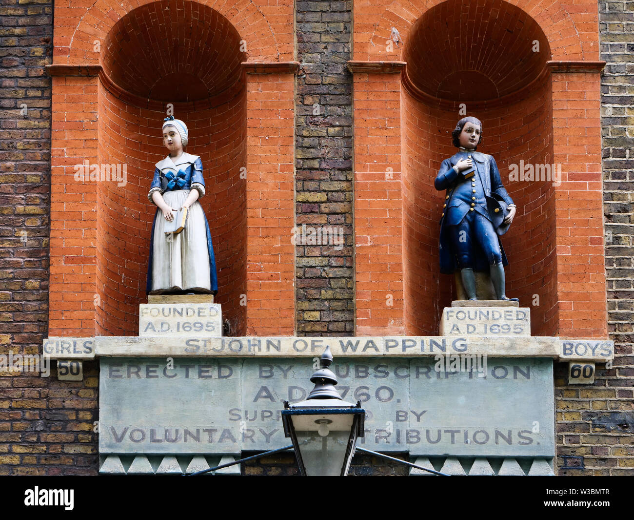 Wapping school hi-res stock photography and images - Alamy