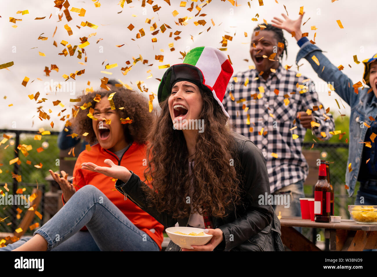 Football fan shouting hi-res stock photography and images - Alamy