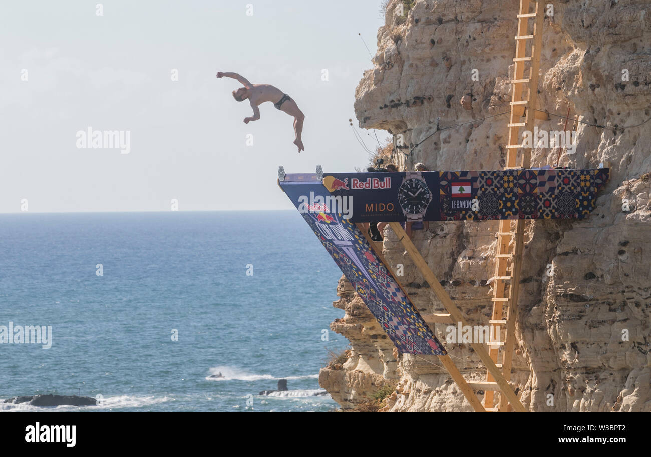 Beirut, Lebanon. 14th July 2019. Male and female competitors jump off ...
