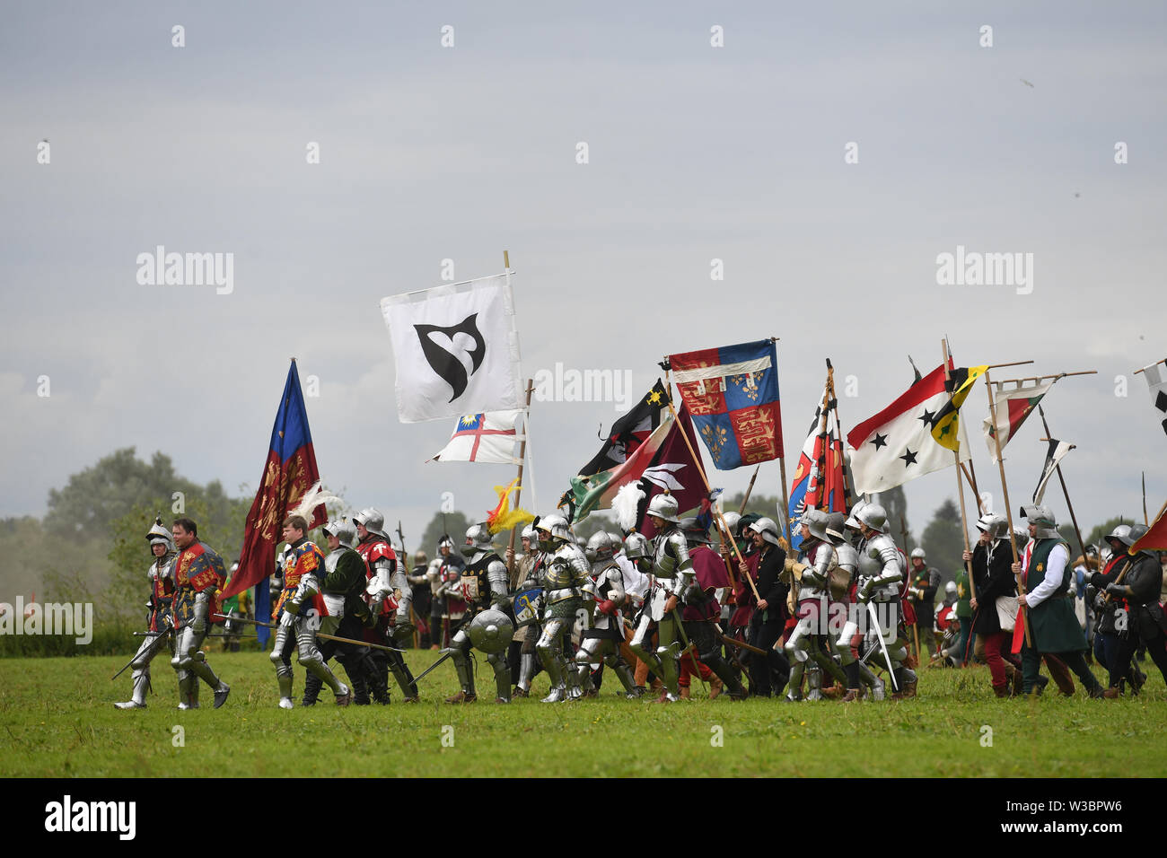 Medieval re-renactors stage are-enactment of the Battle of Tewkesbury ...