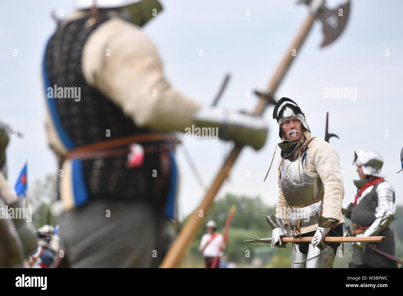 Medieval re-renactors stage are-enactment of the Battle of Tewkesbury ...