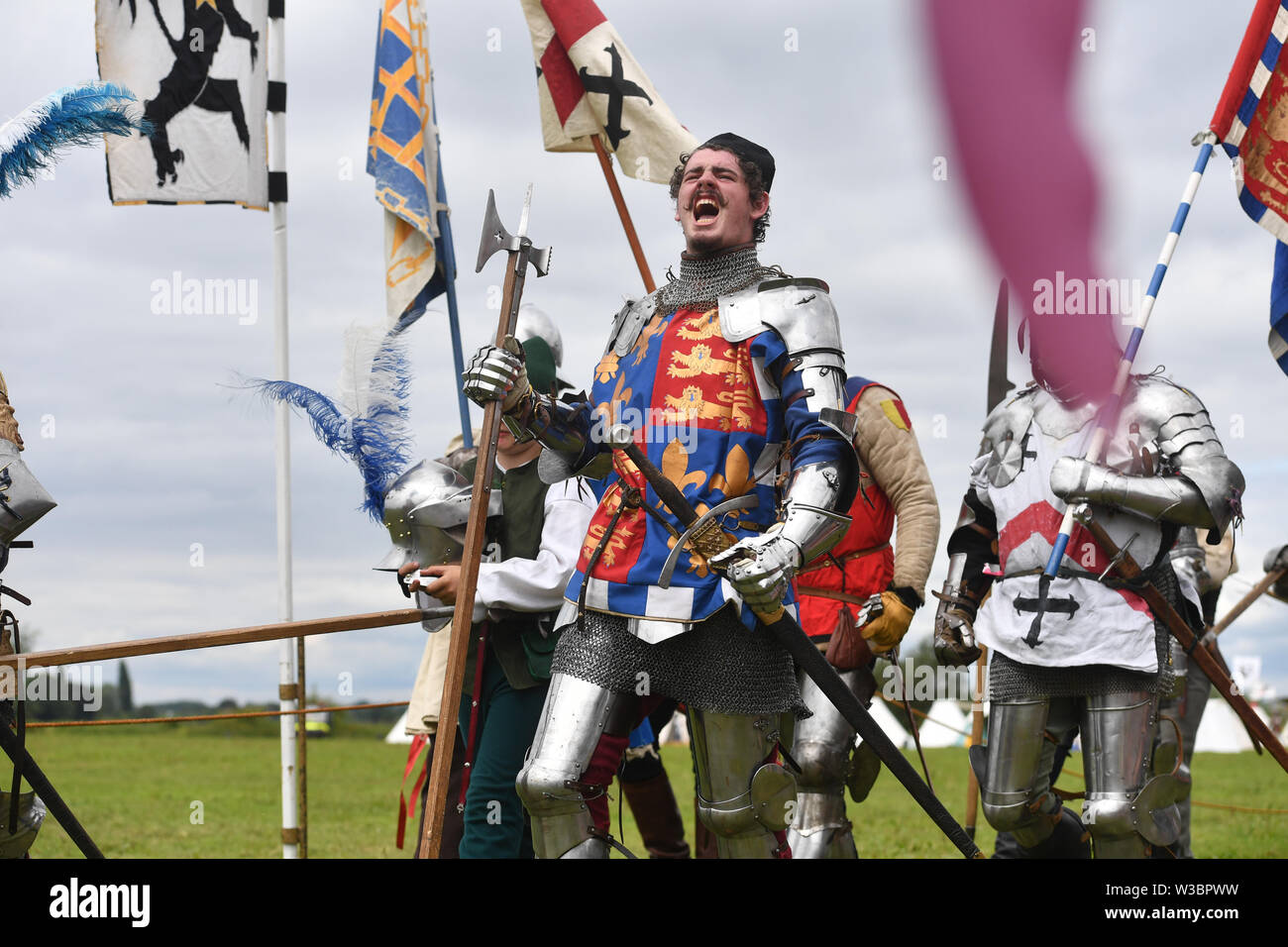 Medieval re-renactors stage are-enactment of the Battle of Tewkesbury ...