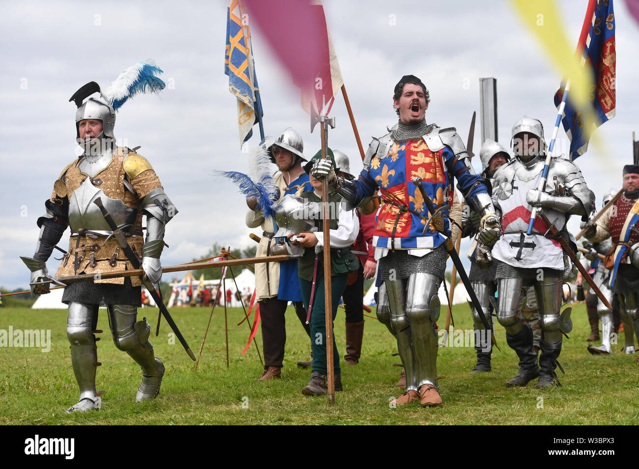 Medieval re-renactors stage are-enactment of the Battle of Tewkesbury ...