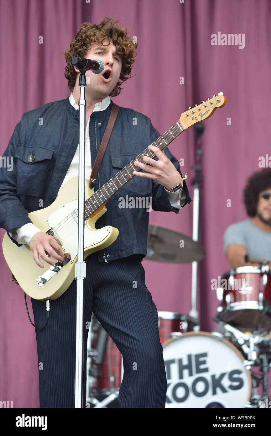 The kooks live hi-res stock photography and images - Alamy