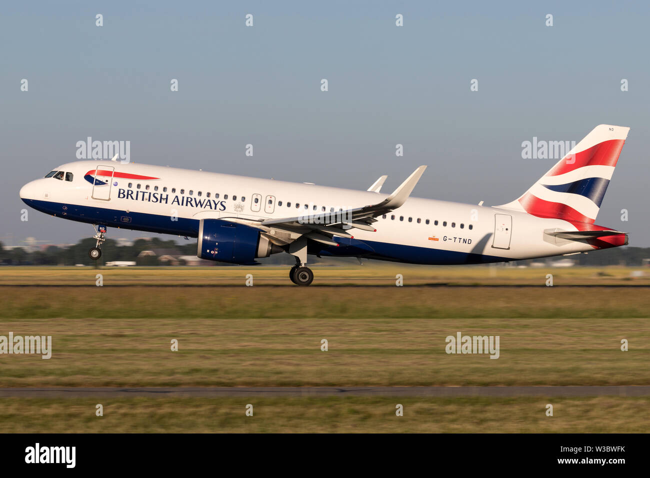 British airways airbus a320neo hi-res stock photography and images - Alamy