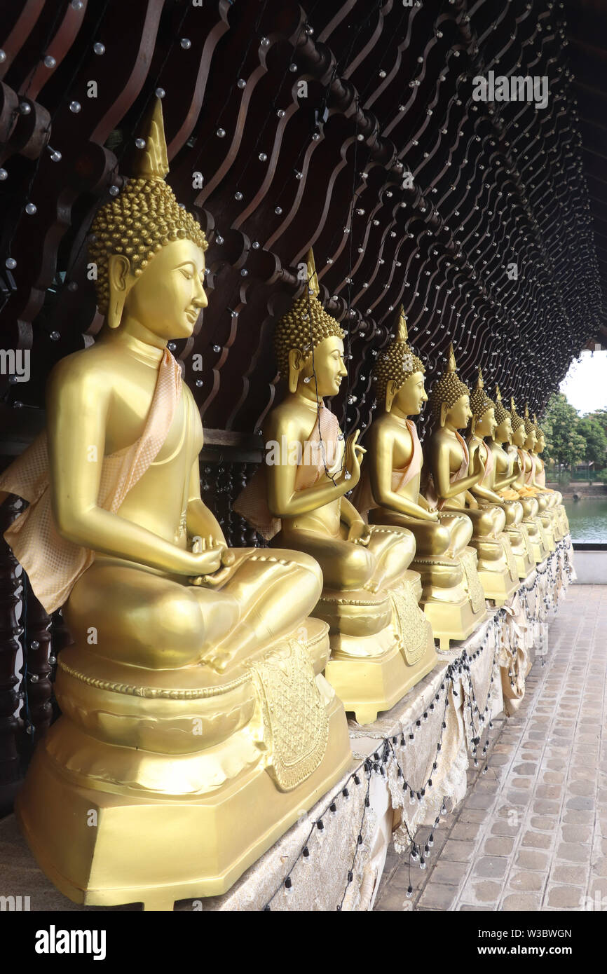 Buddha idol hi-res stock photography and images - Alamy