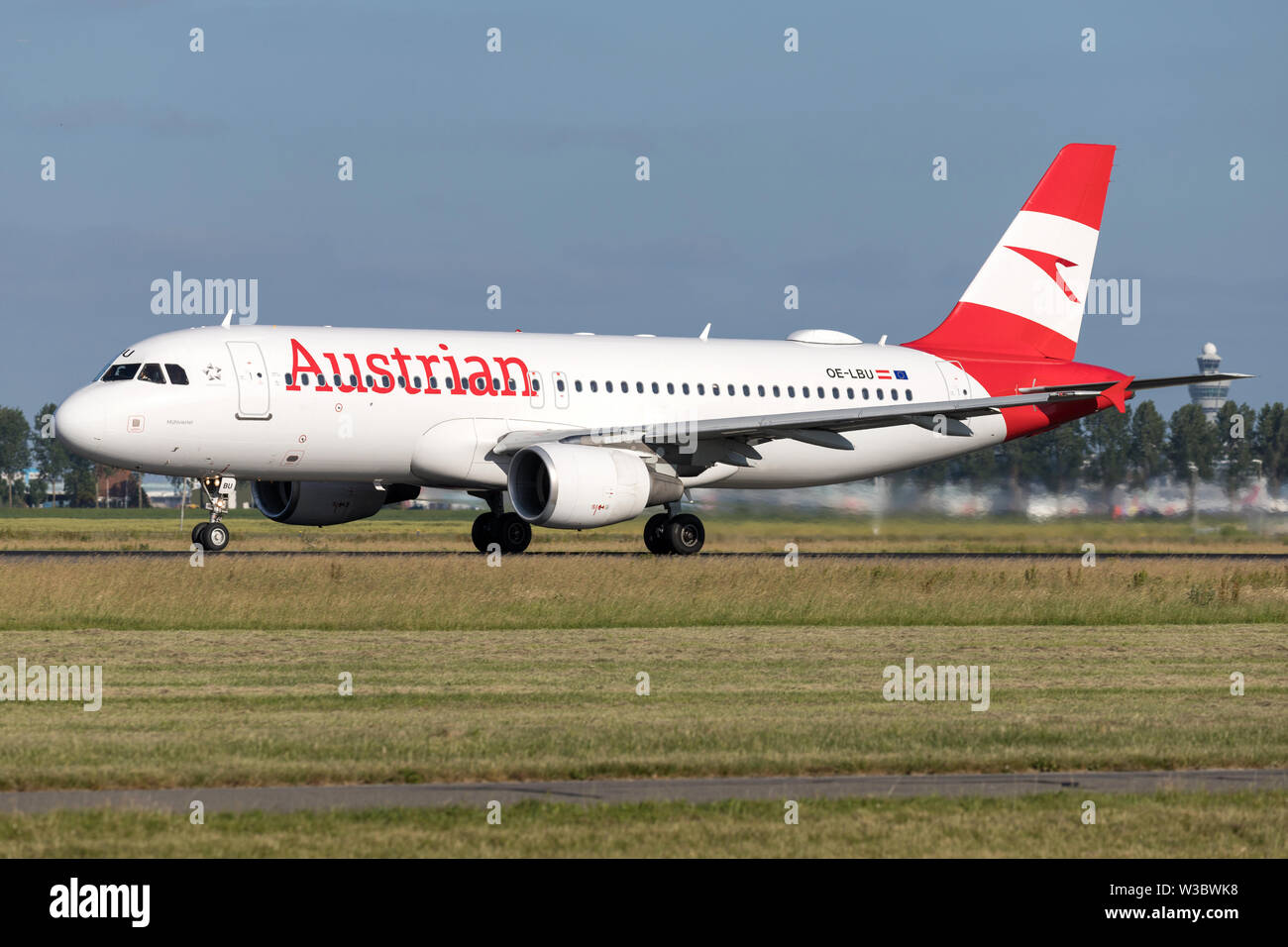 Austrian Airbus A320 High Resolution Stock Photography and Images - Alamy