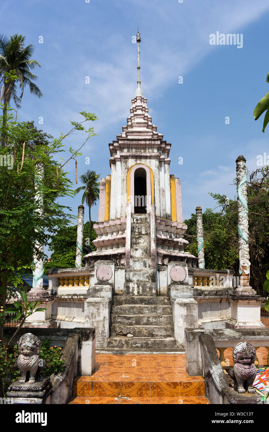 Damrey Sor Pagoda, Battambang, Cambodia Stock Photo - Alamy