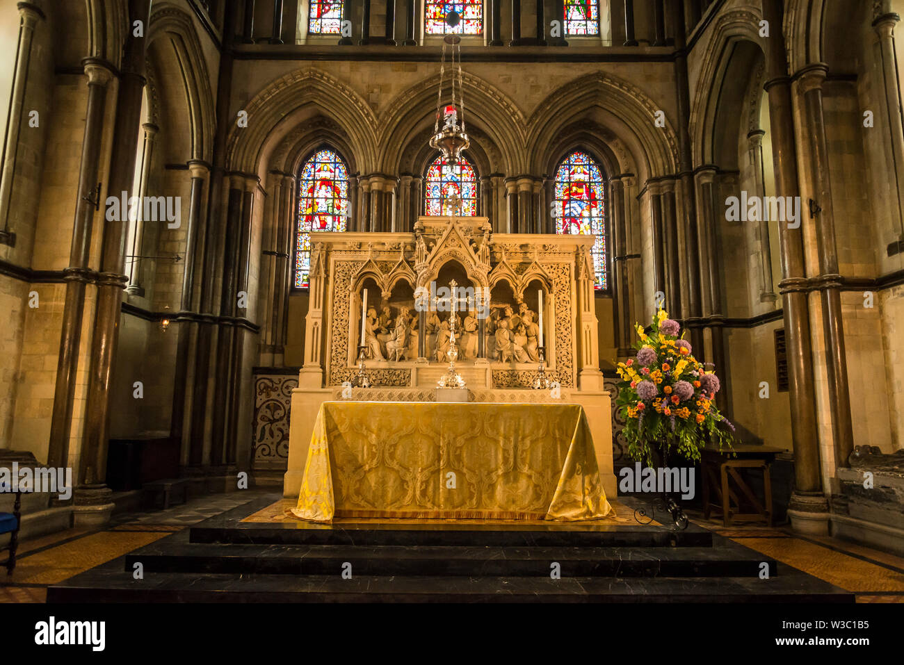 Chancel with altar, Rochester Cathedral, Kent, England, UK Stock Photo ...