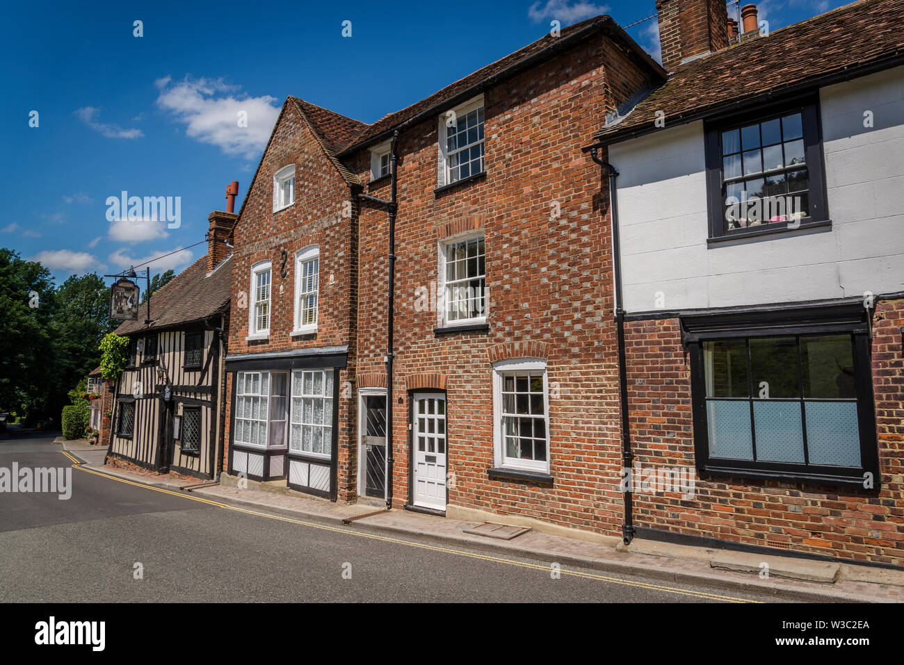 Row of old houses hi-res stock photography and images - Alamy